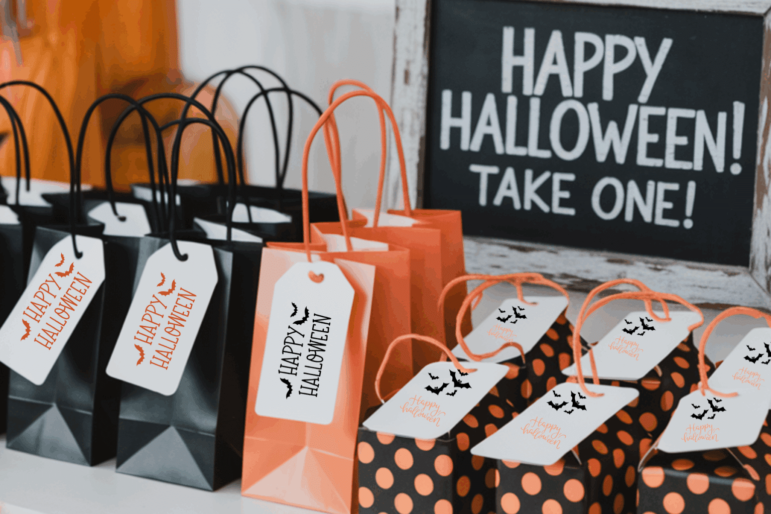 49 Easy Halloween Party Favor Ideas That Guests Will Actually Love ...